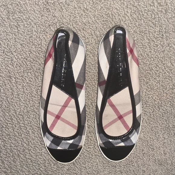 Burberry | Shoes | Burberry Flats | Poshmark